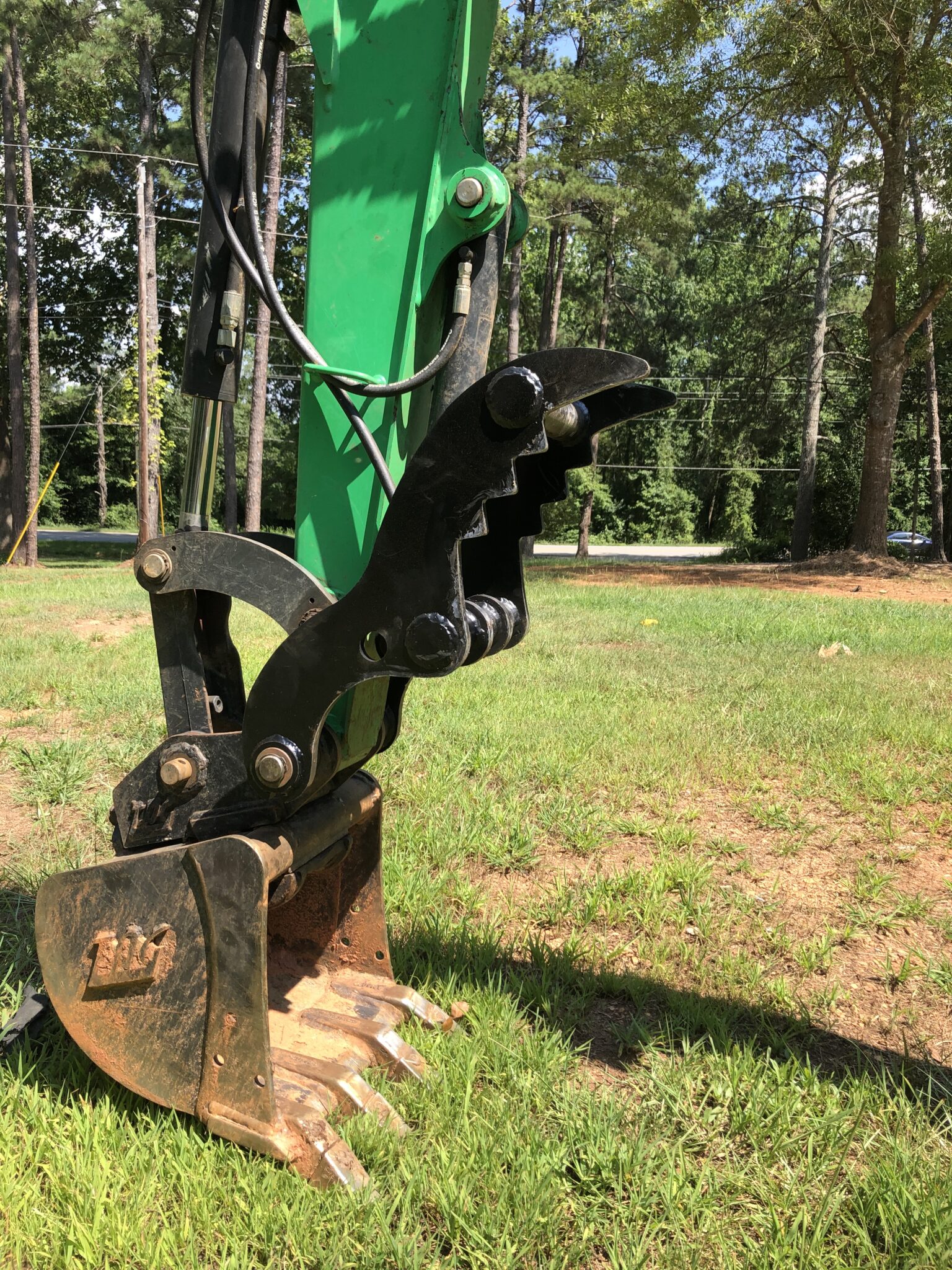 Bobcat E26 Hydraulic Excavator Thumb w/ Hoses - Ox Thumbs